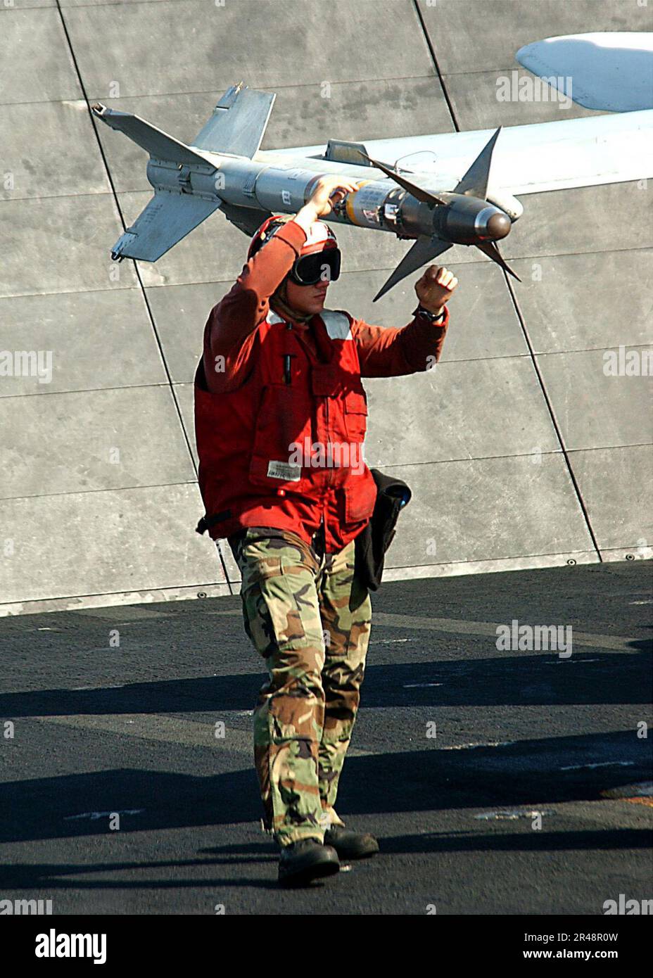 US Navy Final checks on a sidewinder missile Stock Photo - Alamy