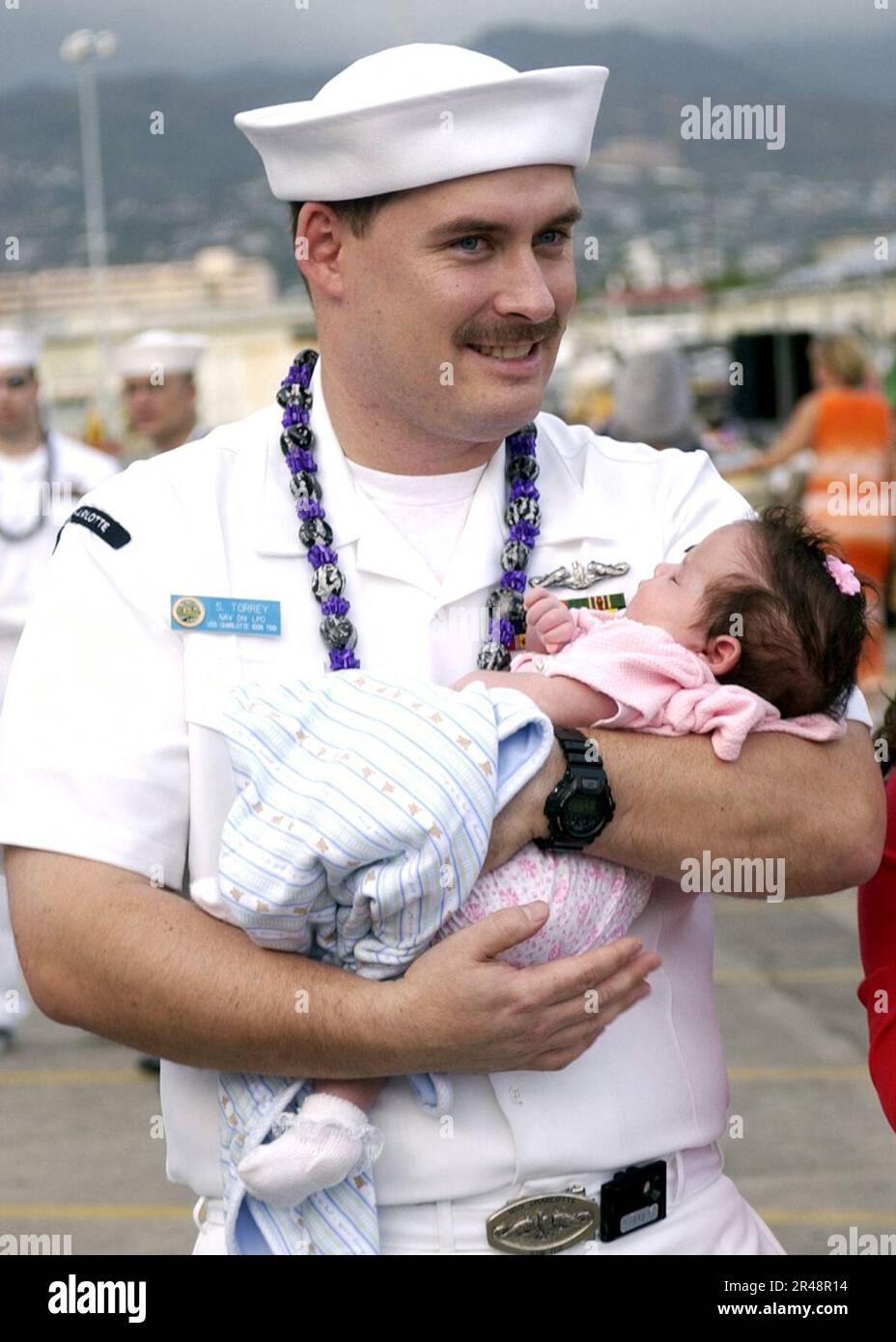 US Navy welcome home for USS Charlotte Sailor Stock Photo - Alamy