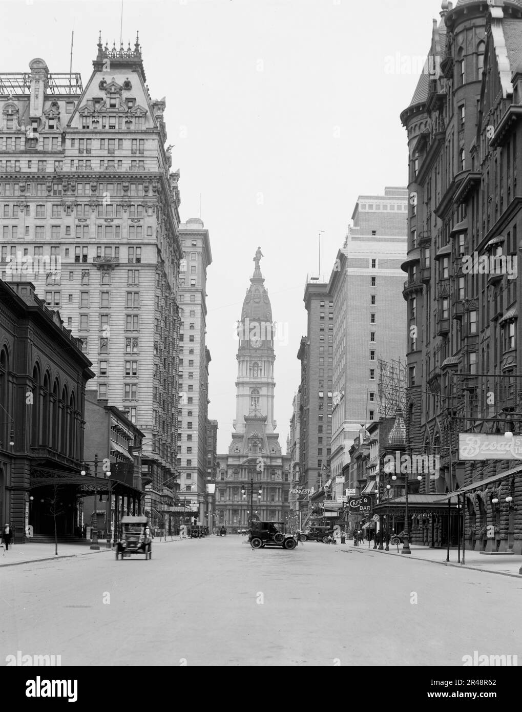 City hall philadelphia 1920s hi-res stock photography and images - Alamy