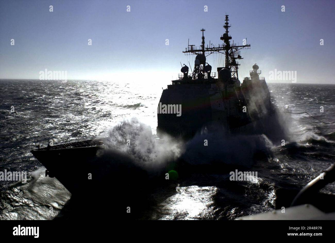 US Navy USS Princeton receives fuel from the USS Nimitz Stock Photo - Alamy