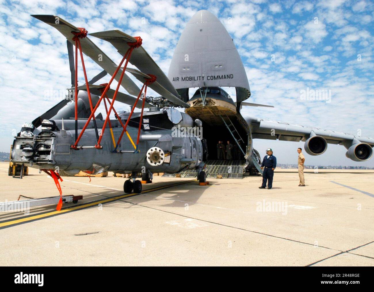 US Navy An SH-60B ''Sea Hawk'' from Helicopter Anti-Submarine Squadron ...