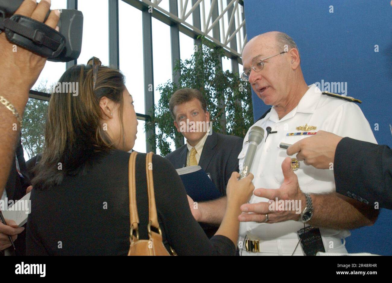 US Navy Admiral Vern Clark Stock Photo - Alamy
