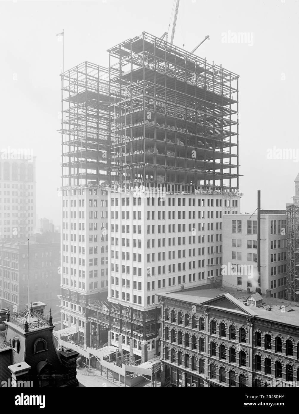 Bank america building exterior Black and White Stock Photos & Images ...