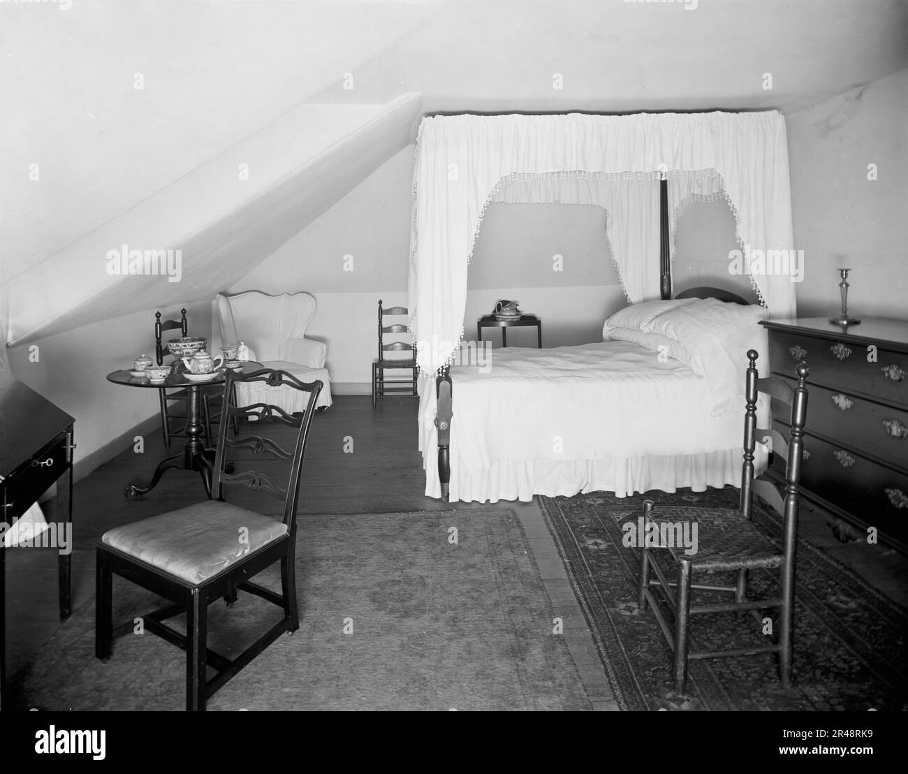 Mrs. [Martha] Washington's bed room at Mt. Vernon, c.between 1910 and 1920 Stock Photo - Alamy