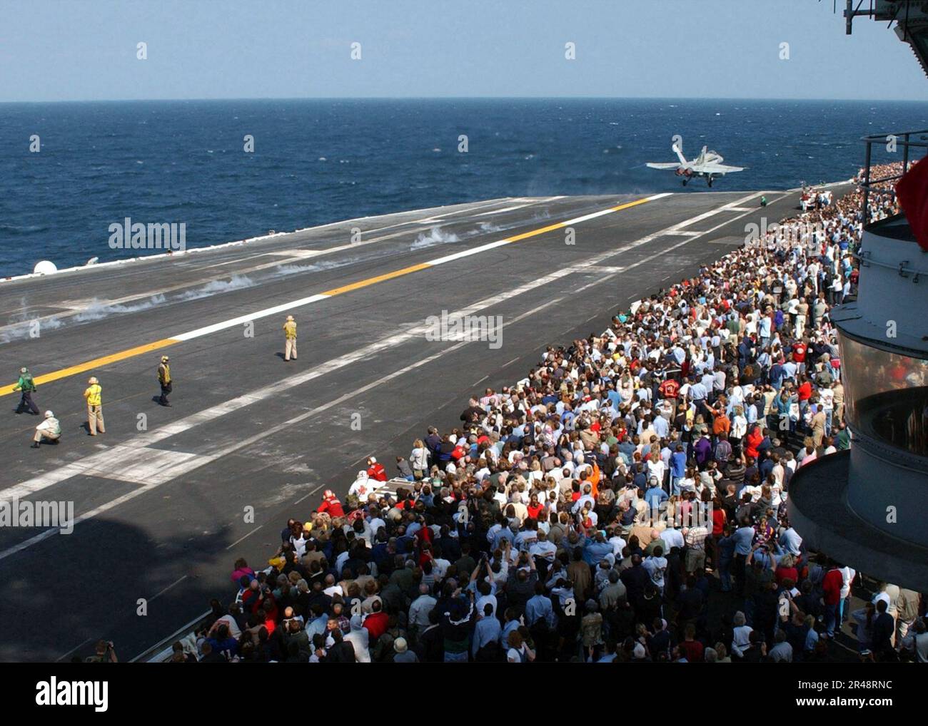 US Navy Families of Sailors and Marines are given the opportunity to ...