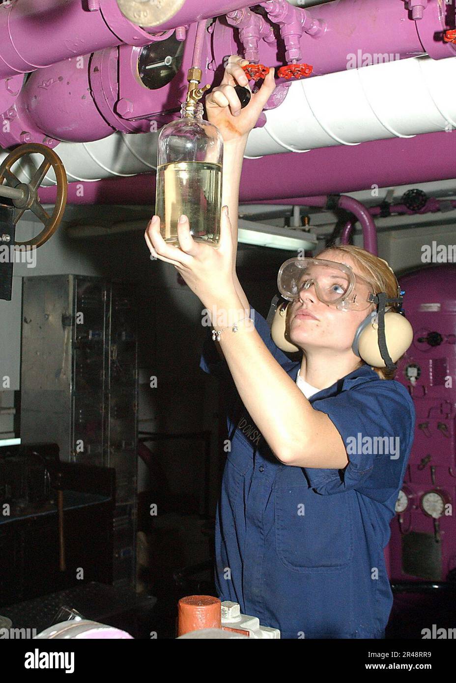 US Navy Testing a sample of aircraft fuel Stock Photo - Alamy