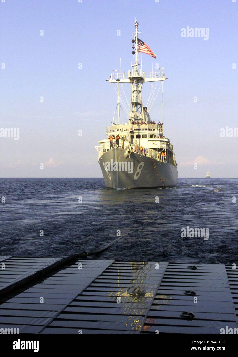 US Navy The mine countermeasure ship USS Scout (MCM 8) is refueled from ...