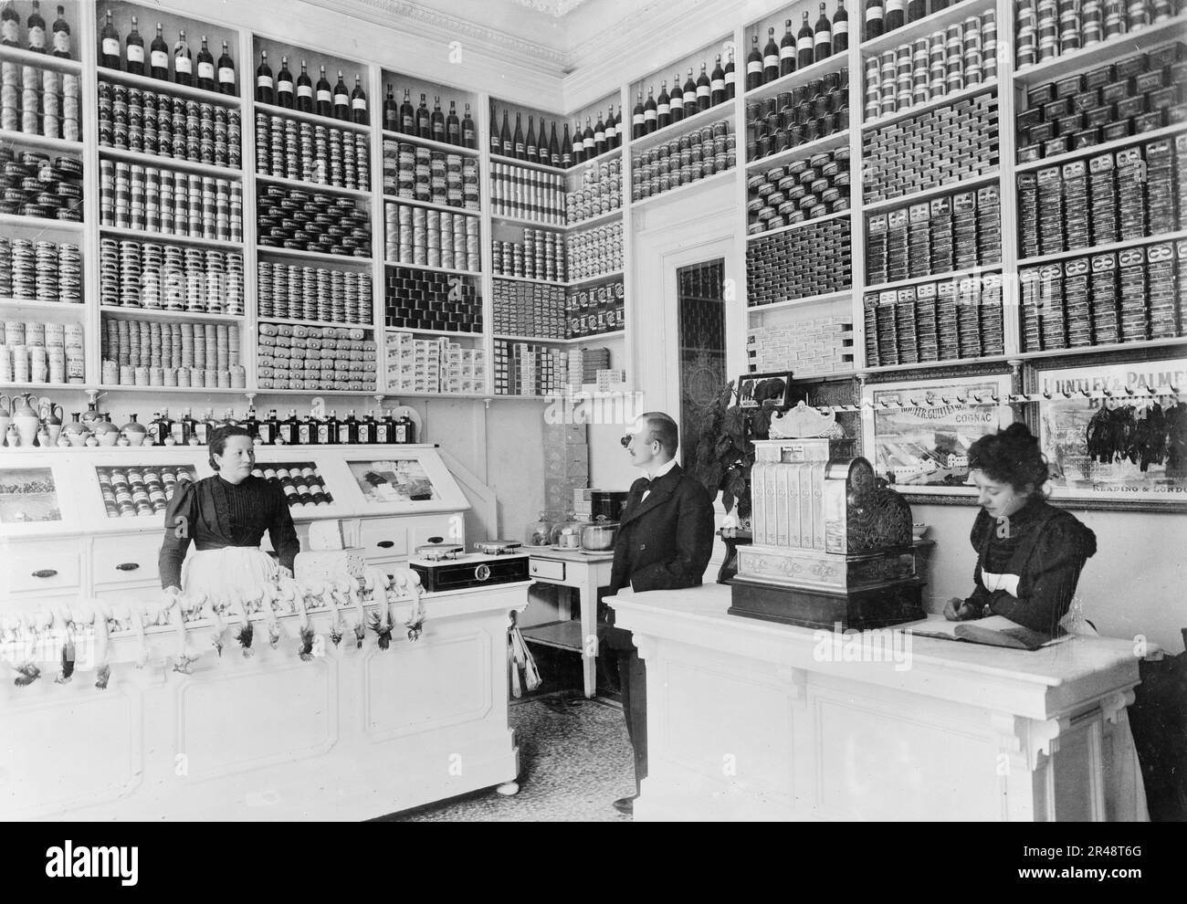 1910s grocery store hi-res stock photography and images - Alamy