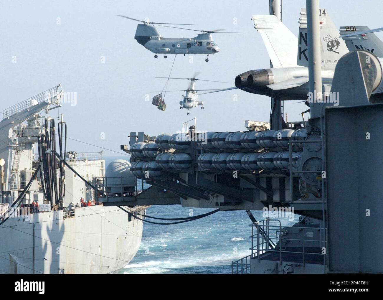 US Navy USS Camden conducts a vertrep with USS Lincoln Stock Photo - Alamy