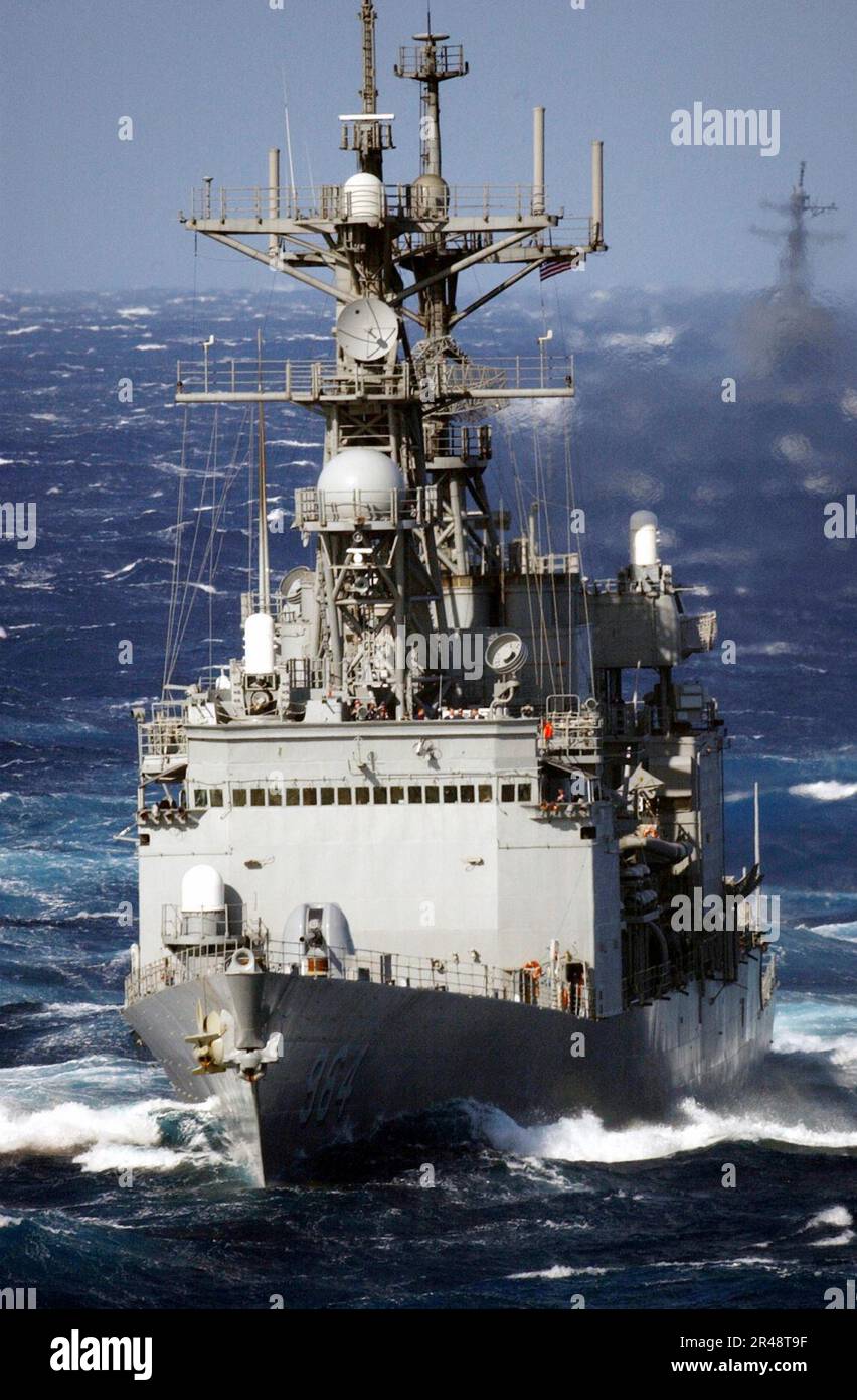 US Navy The destroyer USS Paul F. Foster (DD 964) approaches the ...