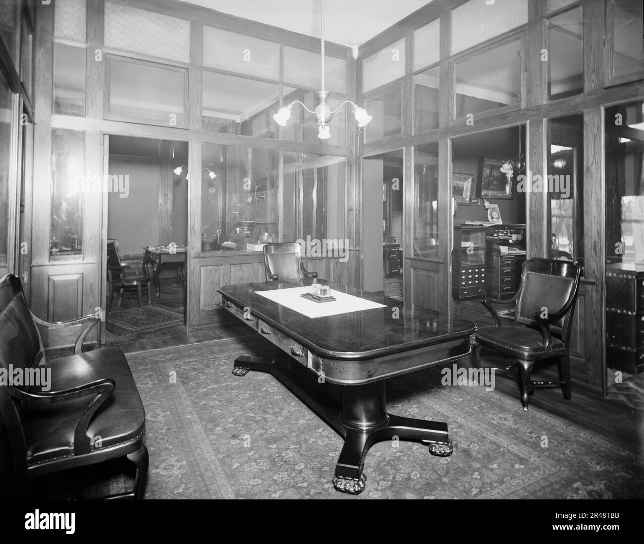 Vintage 1900 office interior hi-res stock photography and images - Alamy