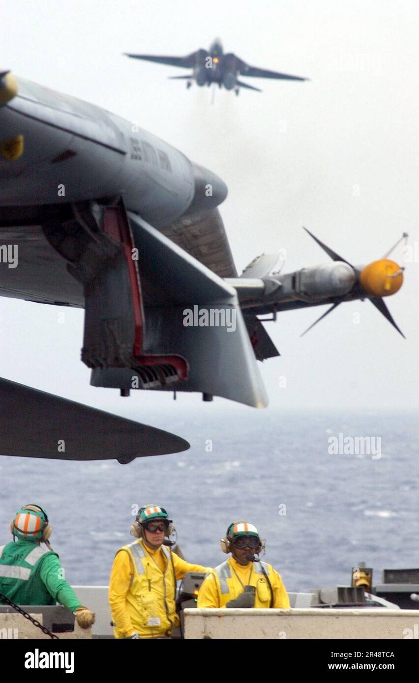 US Navy An F-14 ''Tomcat'' assigned to the ''Black Knights'' of Fighter ...