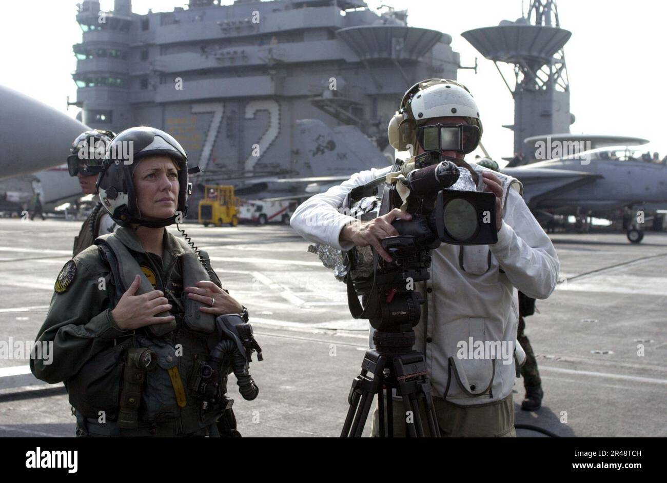 Us navy camera crew hi-res stock photography and images - Alamy