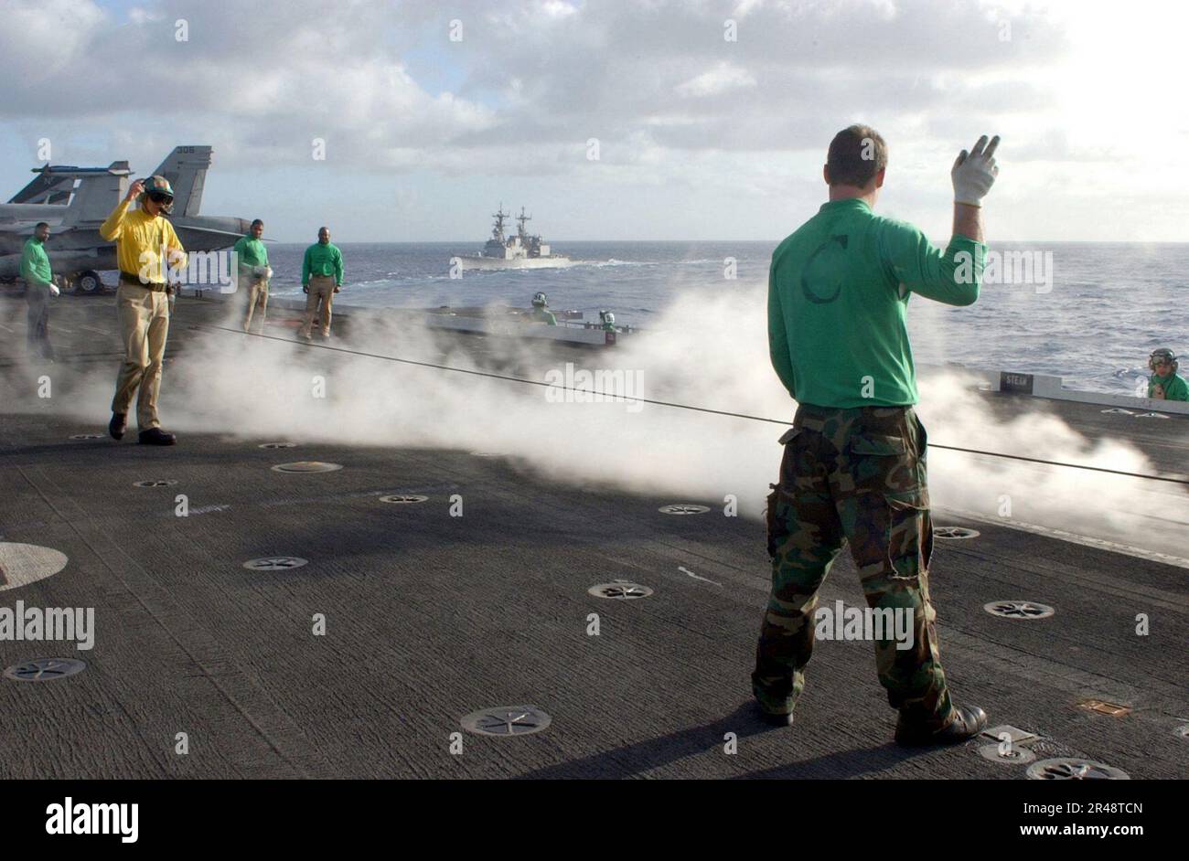 Steam catapult hi-res stock photography and images - Alamy
