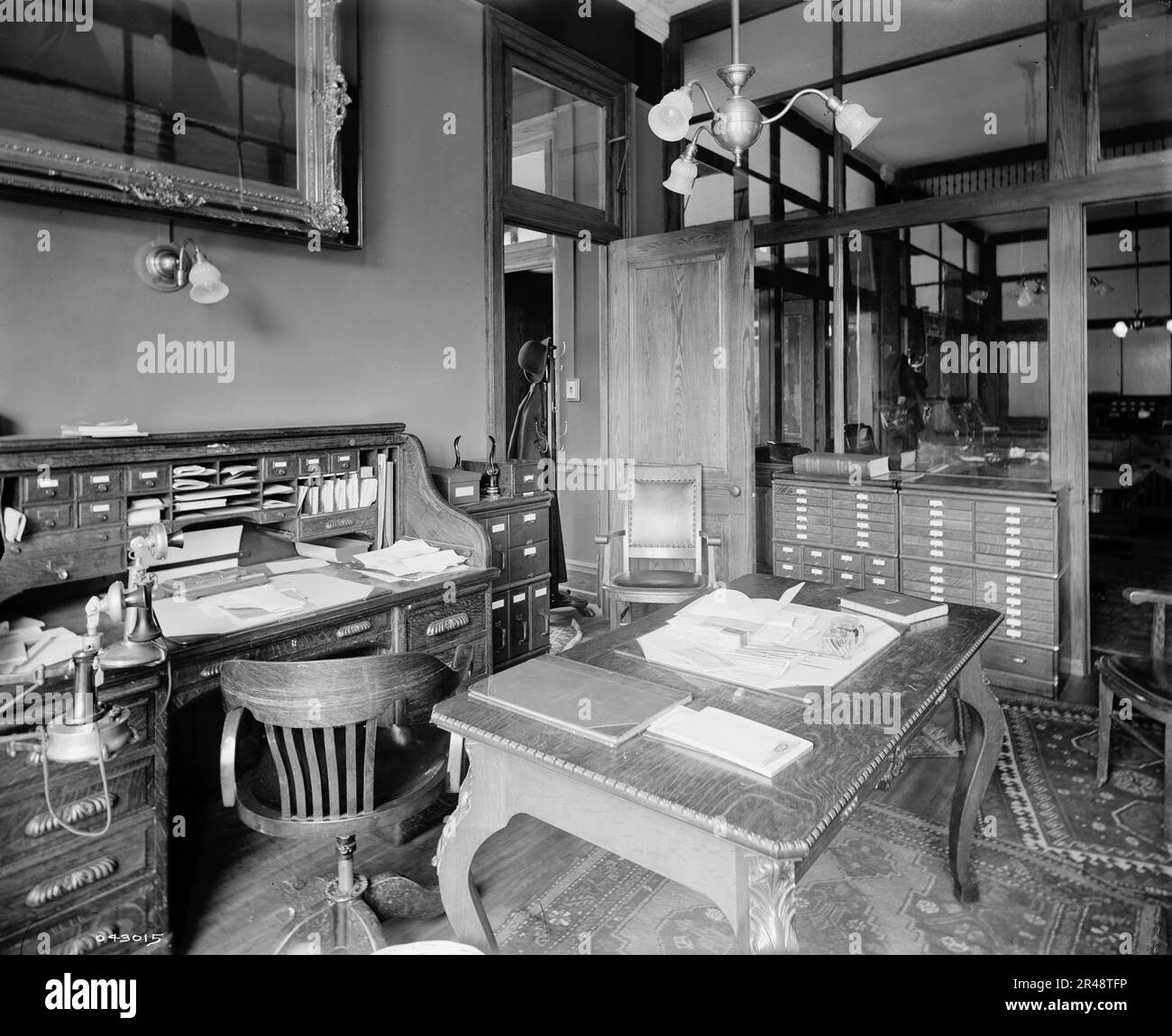 Vintage 1900 office interior hi-res stock photography and images - Alamy