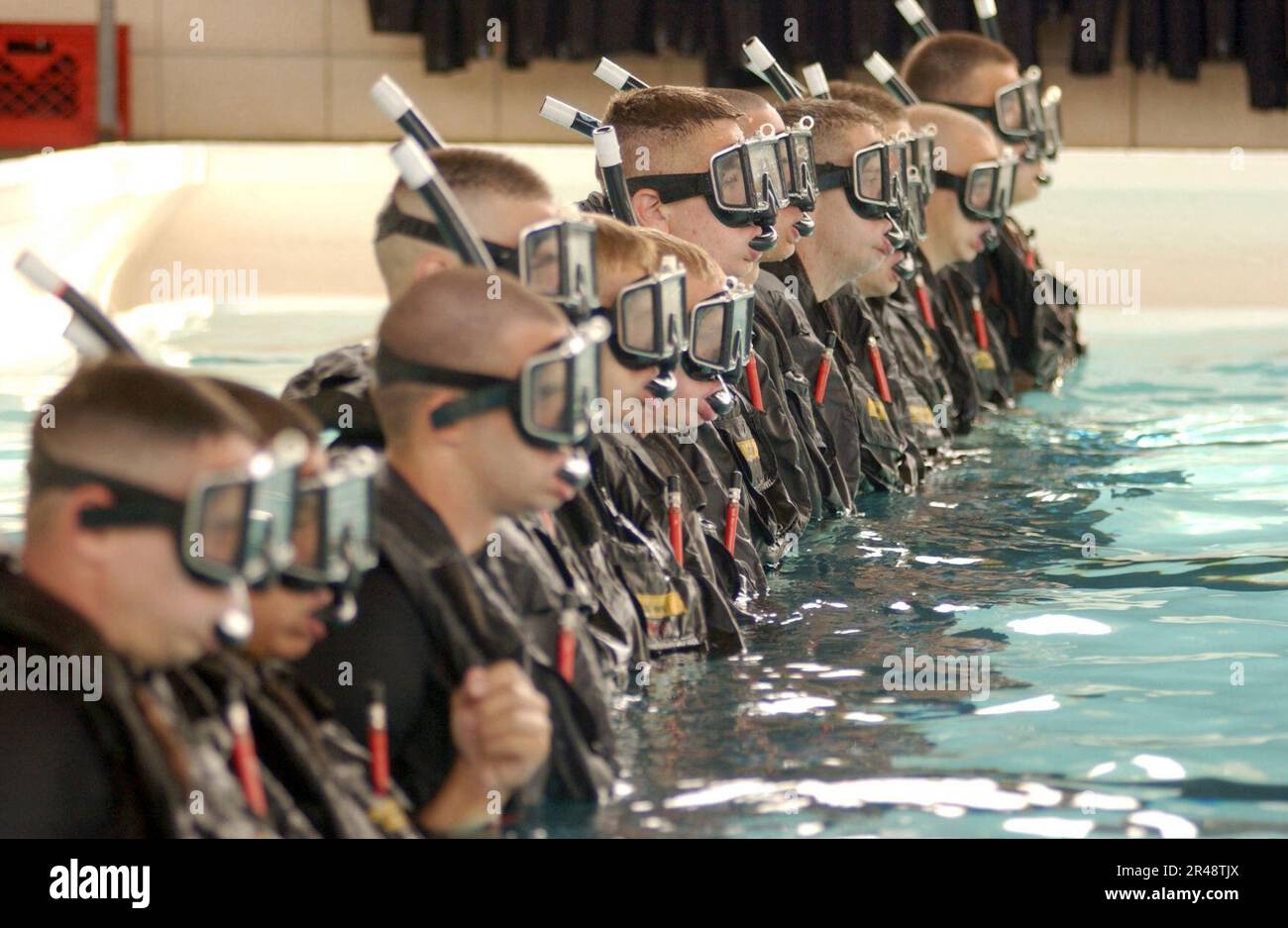 US Navy U.S. Navy rescue swimmer training Stock Photo - Alamy