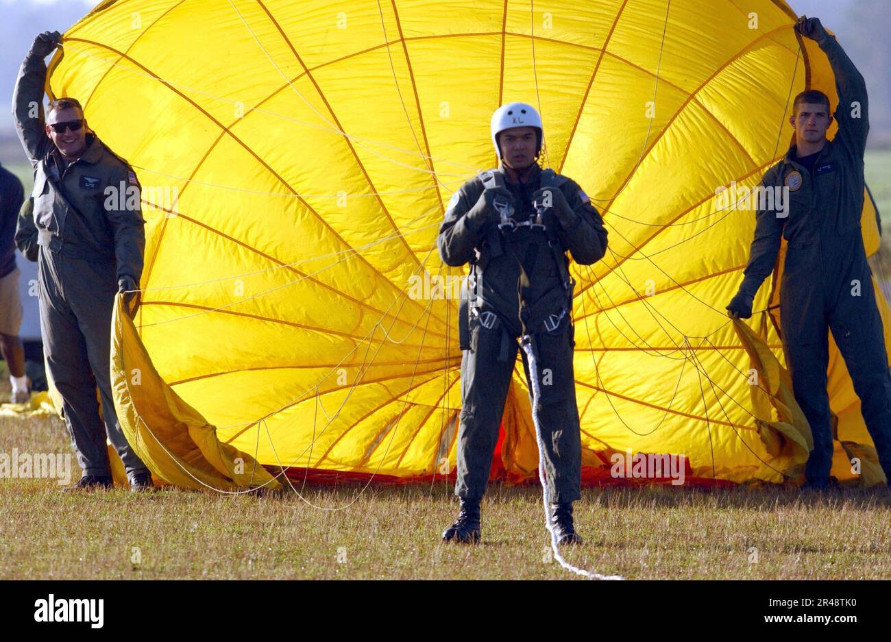 US Navy Naval survival parachut training Stock Photo - Alamy