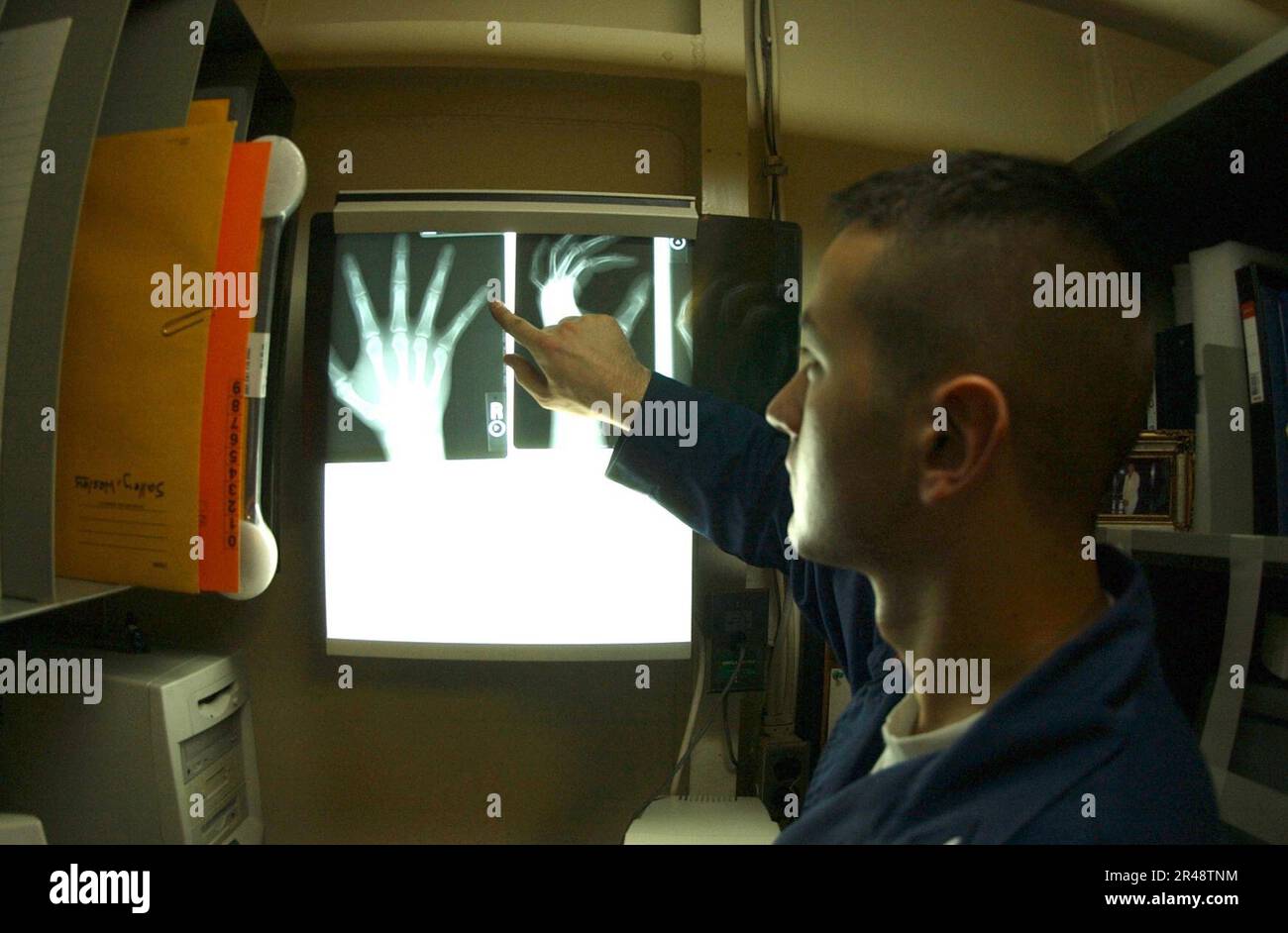 US Navy X-ray evaluation aboard ship Stock Photo - Alamy