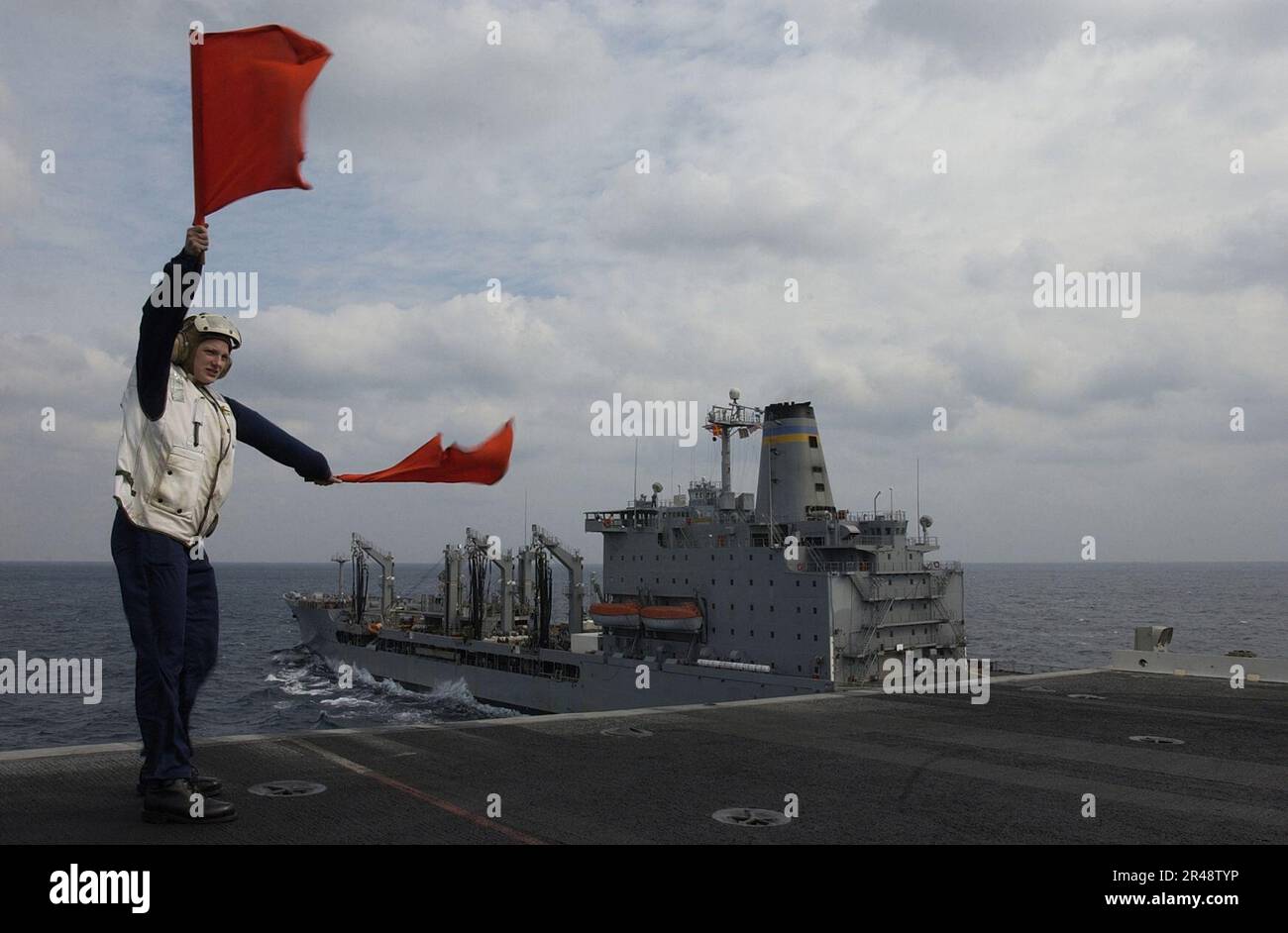 US Navy signaling the USNS Rappahannock Stock Photo - Alamy