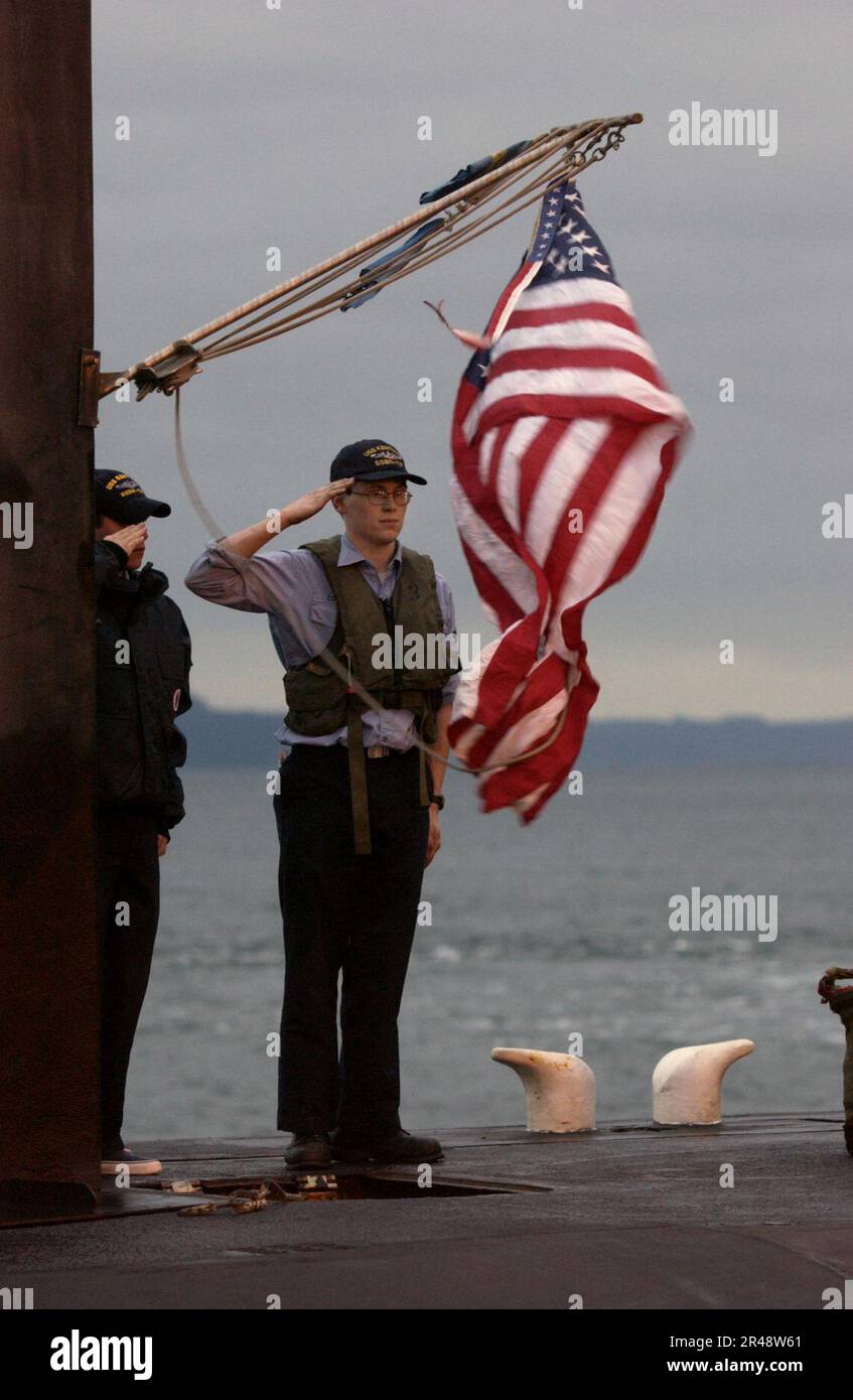 US Navy Raising the colors aboard the Ohio-class strategic missile ...