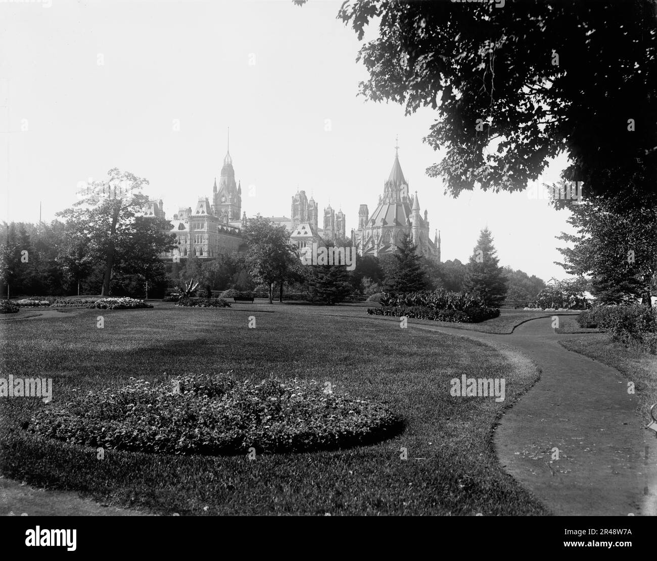 Parliament bldgs., from Major [i.e. Major's] Hill Park, Ottawa, between ...
