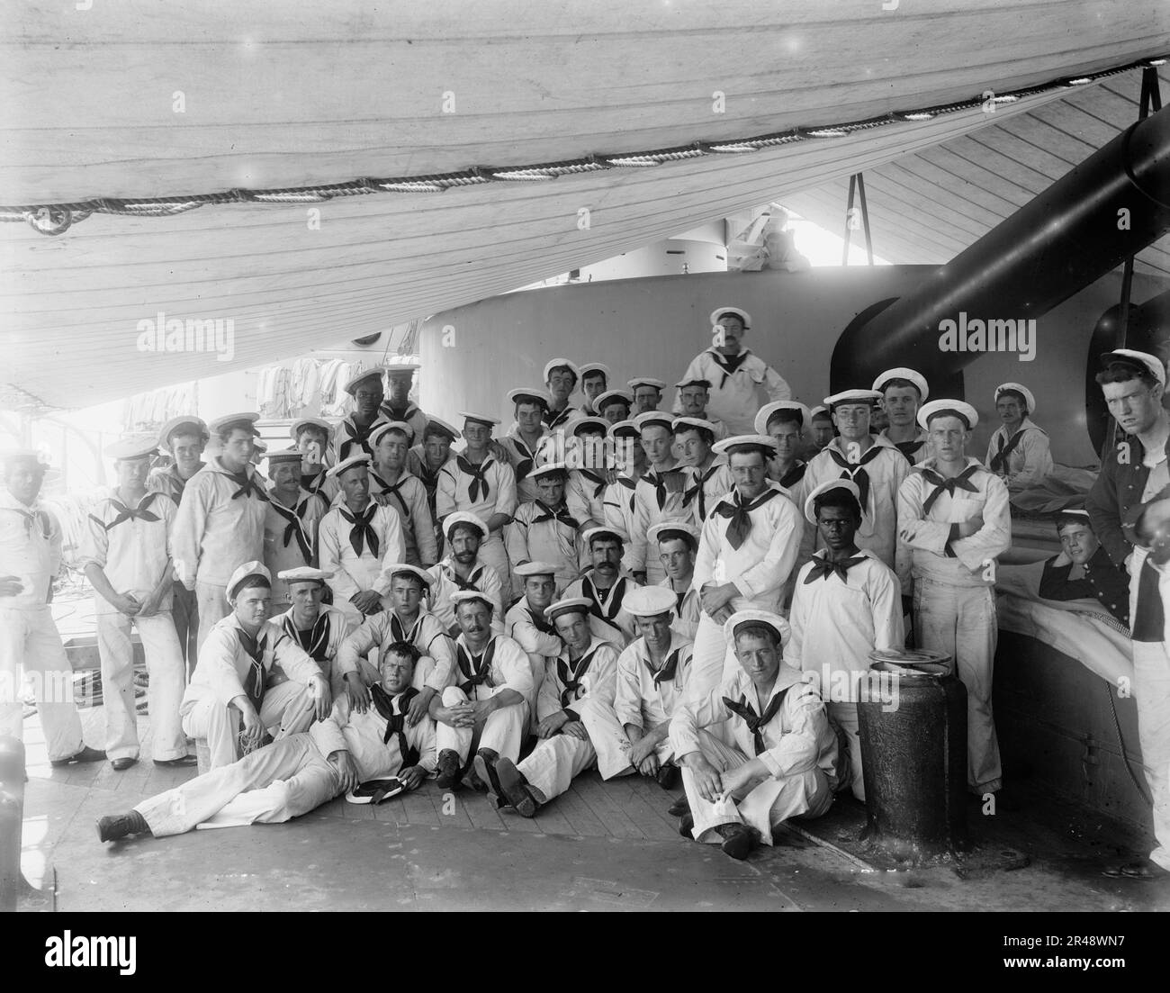 Us sailors uniform Black and White Stock Photos & Images - Alamy