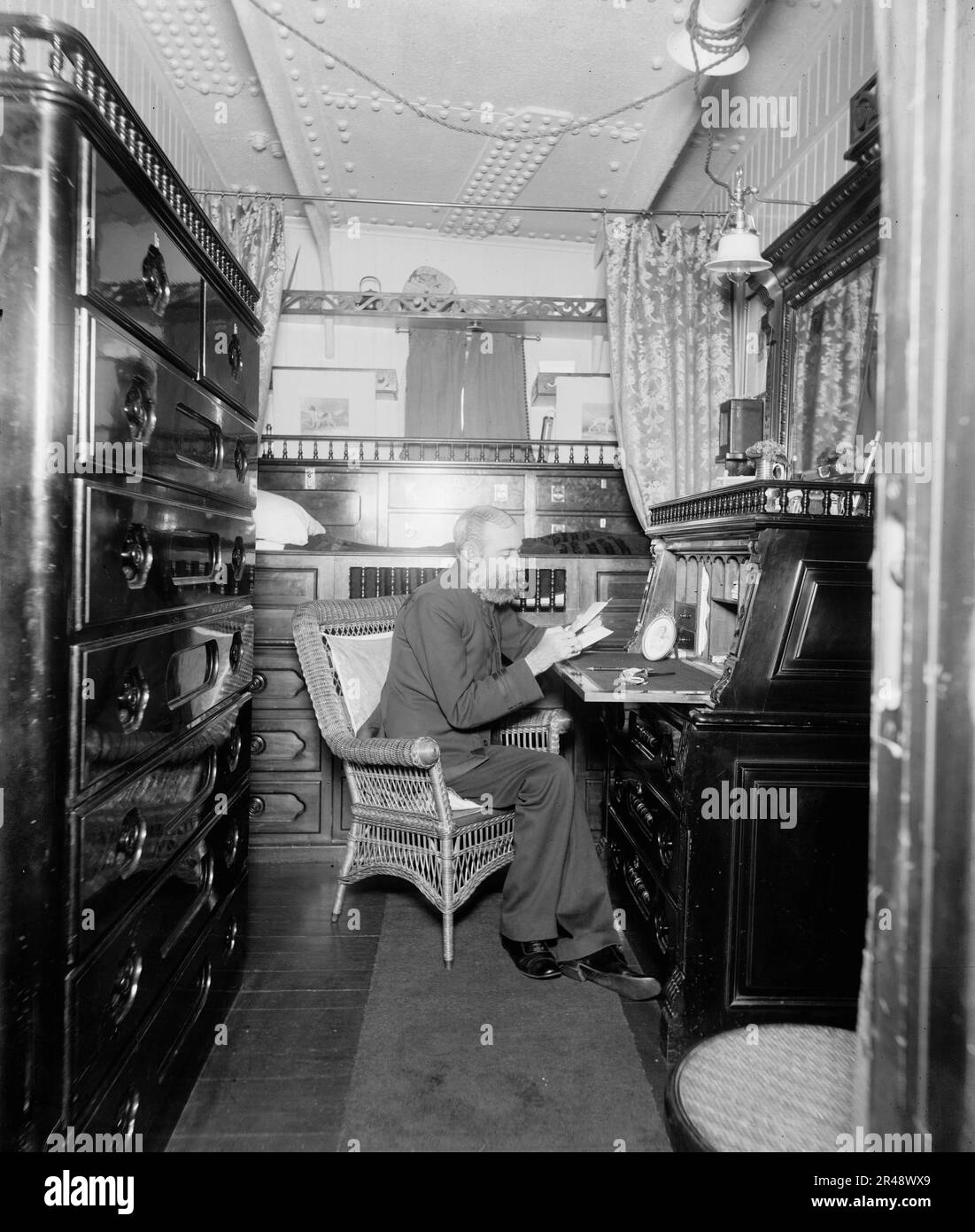 Military paymaster hi-res stock photography and images - Alamy