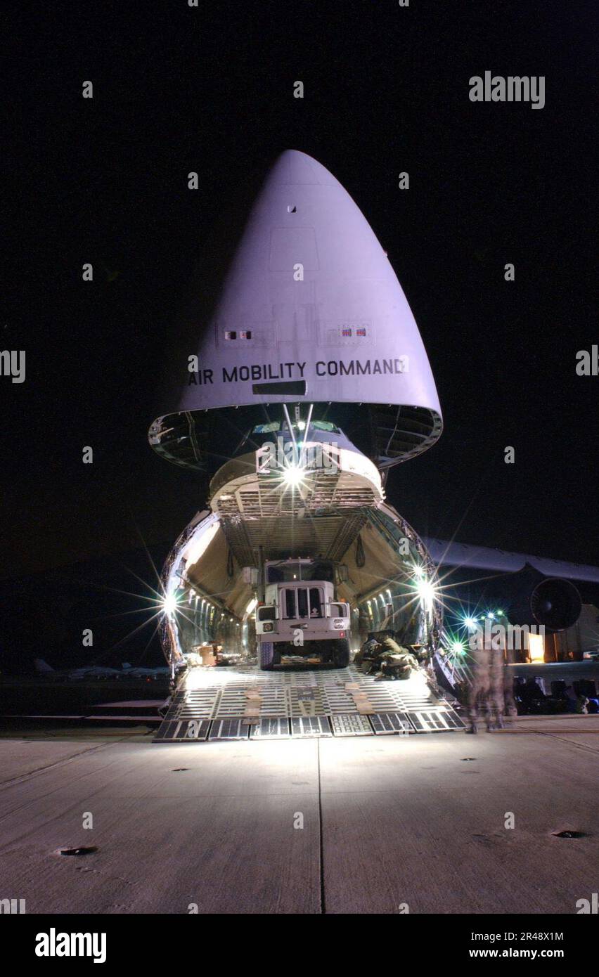 US Navy Seabees of Naval Mobile Construction Battalion Forty (NMCB 40 ...