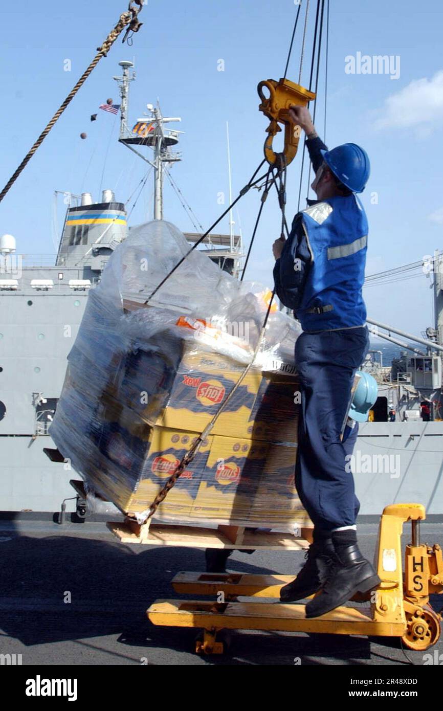 US Navy Boatswain's Mate Stock Photo - Alamy