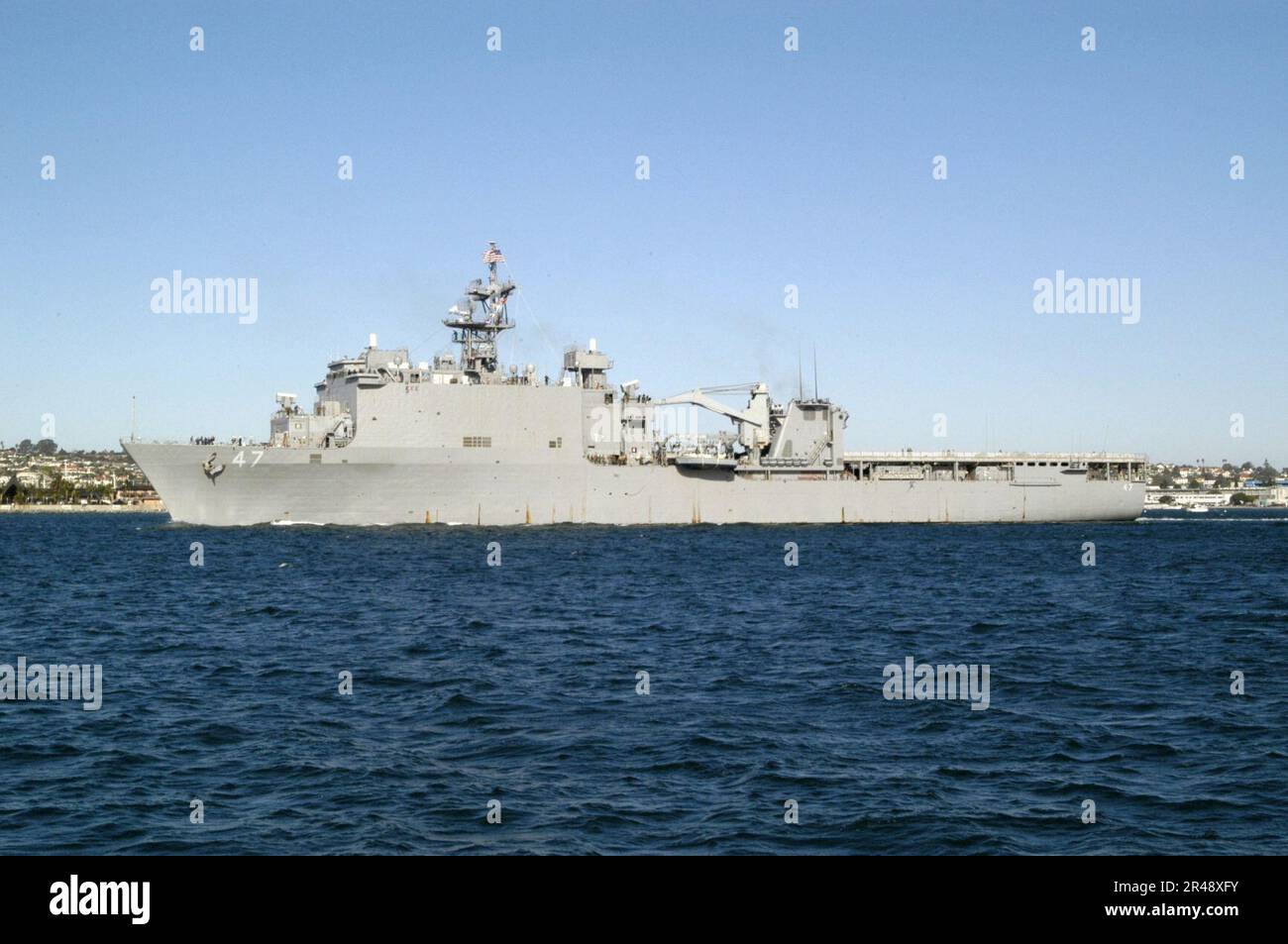 US Navy USS Rushmore (LSD 47) steams out of San Diego Bay as she ...