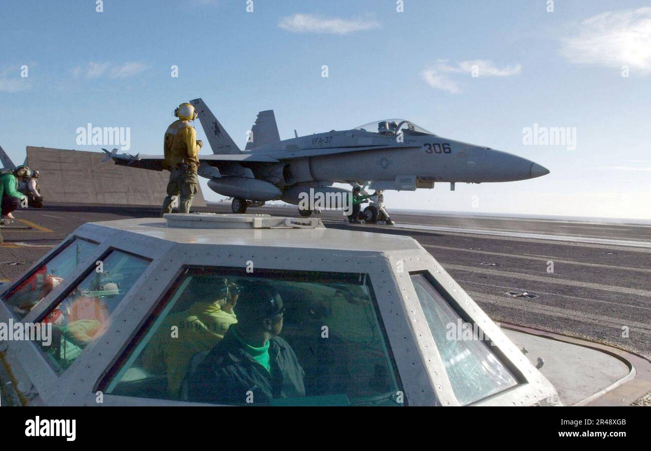 US Navy Hornet prepares for a catapult launch Stock Photo - Alamy