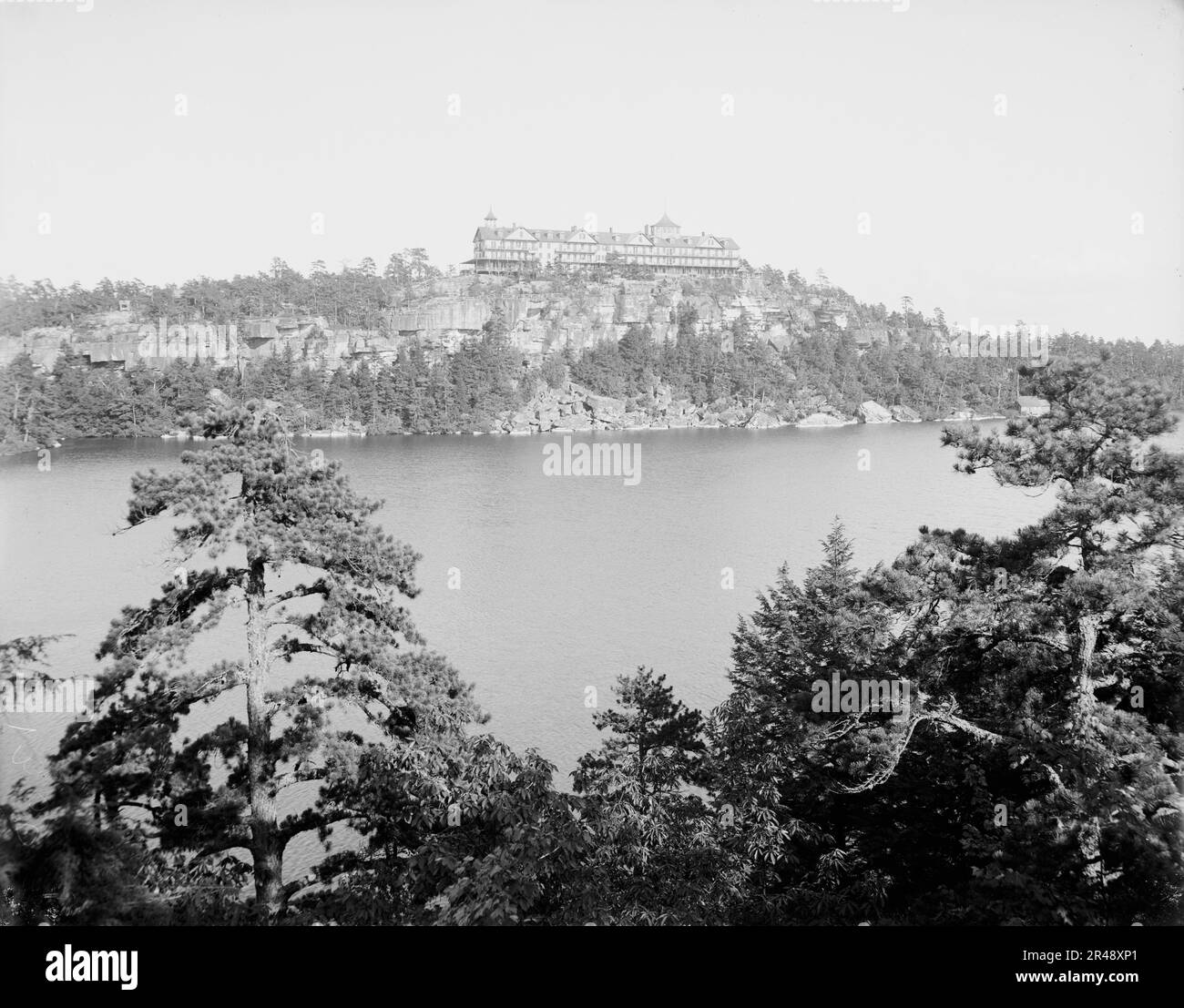 Cliff House from across the lake, Lake Minnewaska, N.Y., between 1900 ...