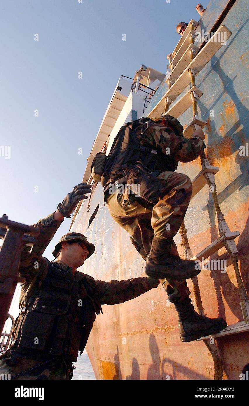 US Navy Gunner's Mate Stock Photo - Alamy