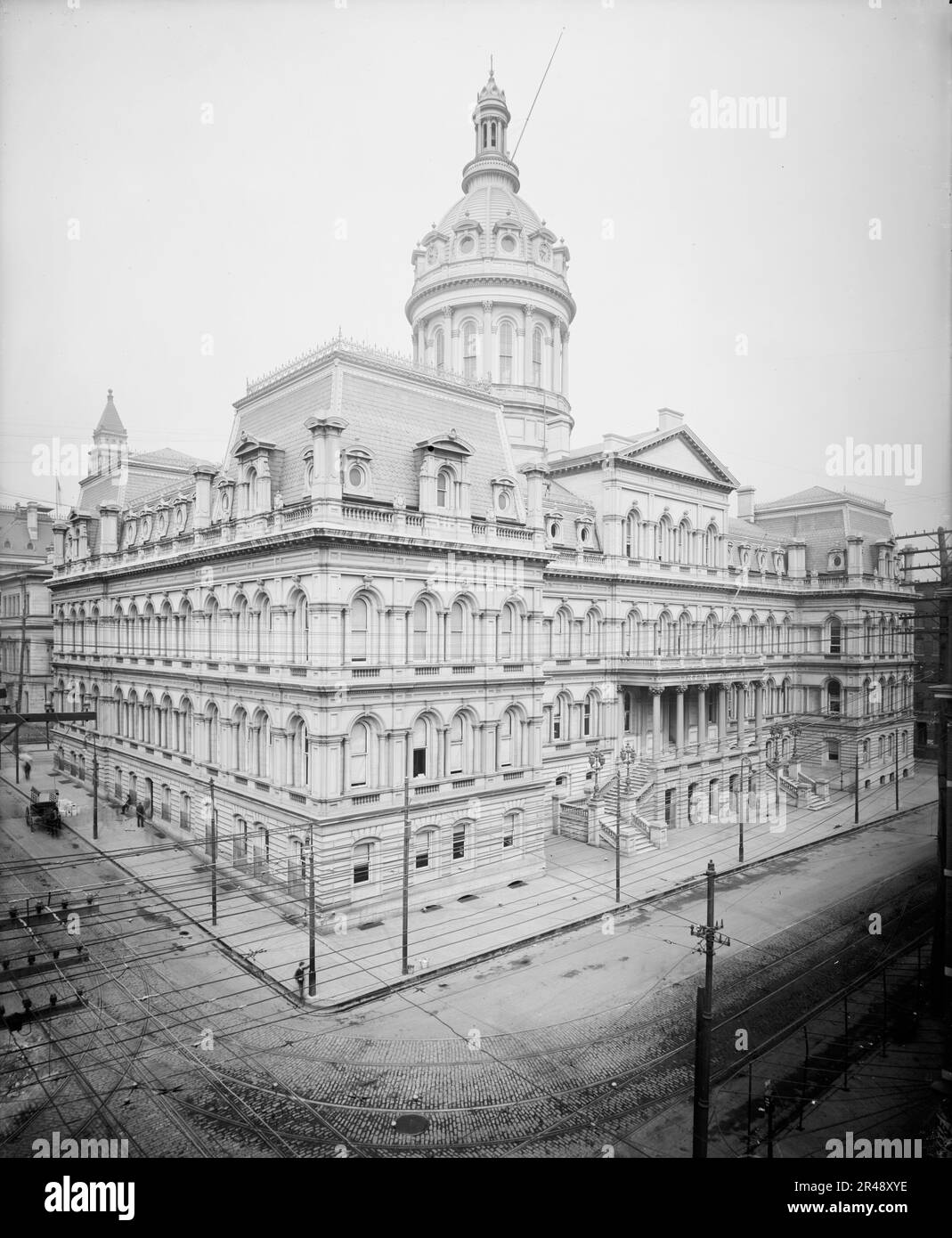Baltimore city hall architecture hi-res stock photography and images ...