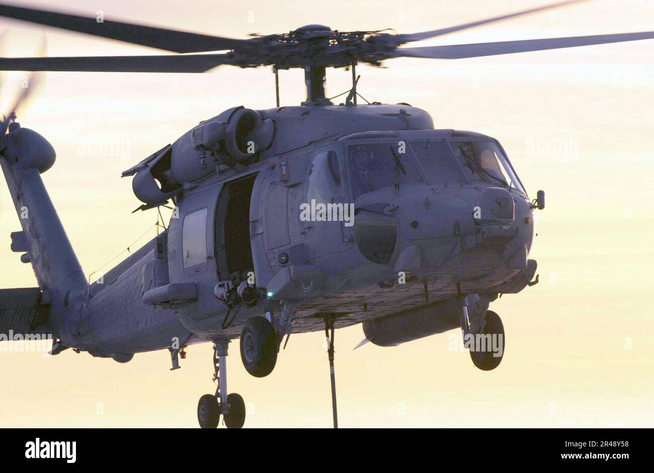 US Navy Vertical Replenishment Stock Photo - Alamy