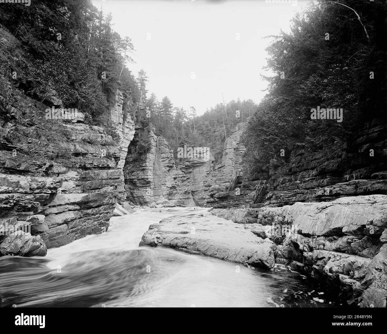 Split Rock, near view, Ausable Chasm, N.Y., between 1900 and 1910 Stock ...