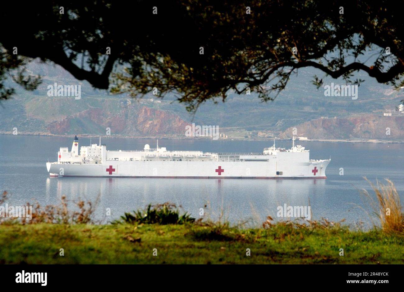 US Navy USNS Comfort (T-AH 20) enters the harbor near Naval Station ...
