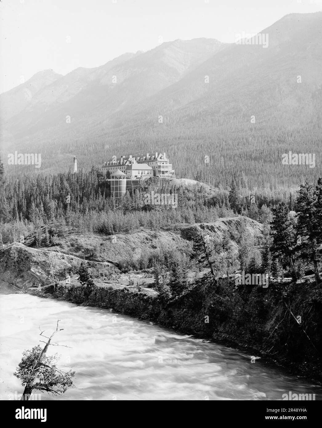 Alberta, Banff Springs Hotel & Bow River, Canadian National Park, Canada, between 1900 and 1910 ...