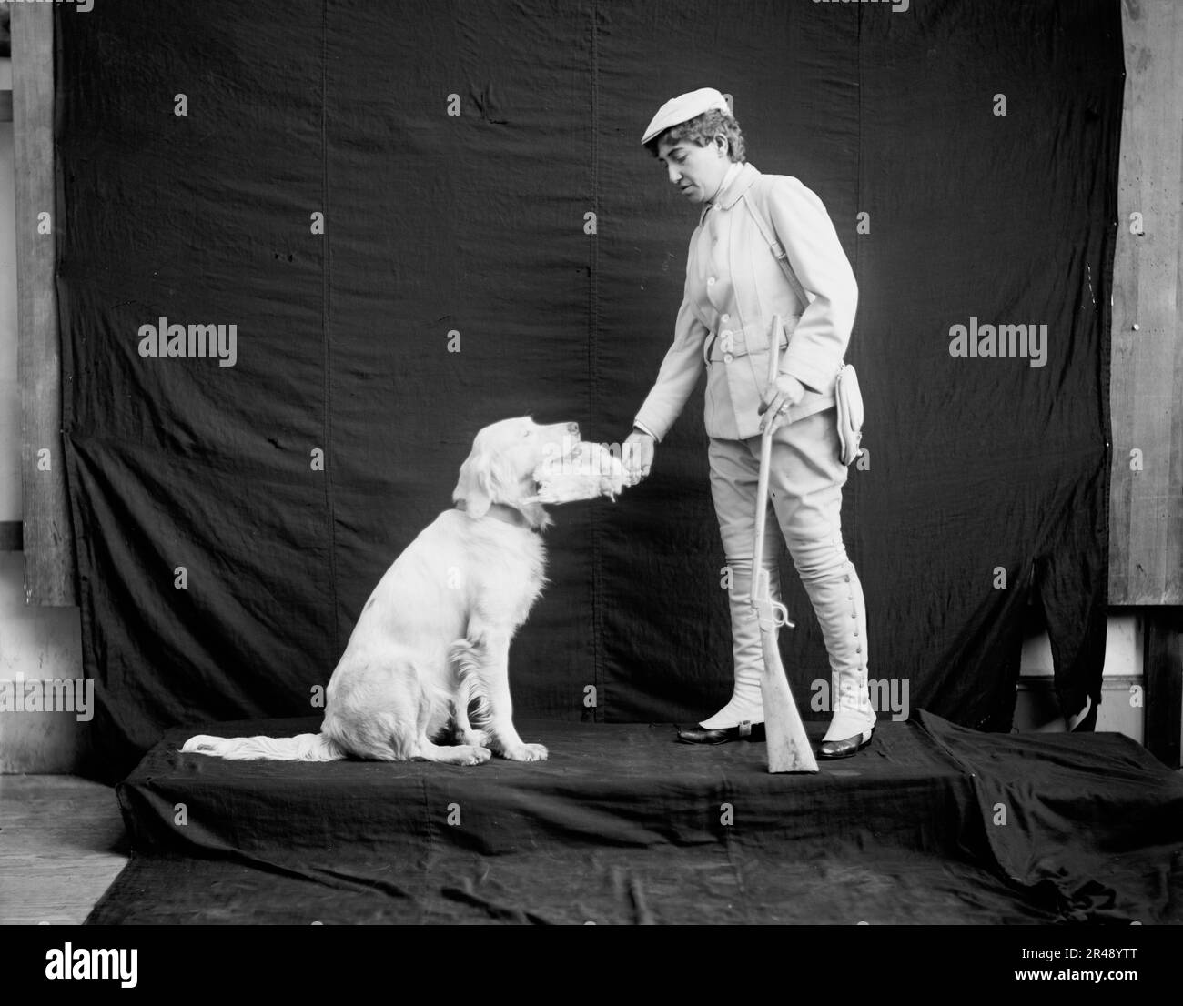 Female hunter woman hunting Black and White Stock Photos & Images - Alamy