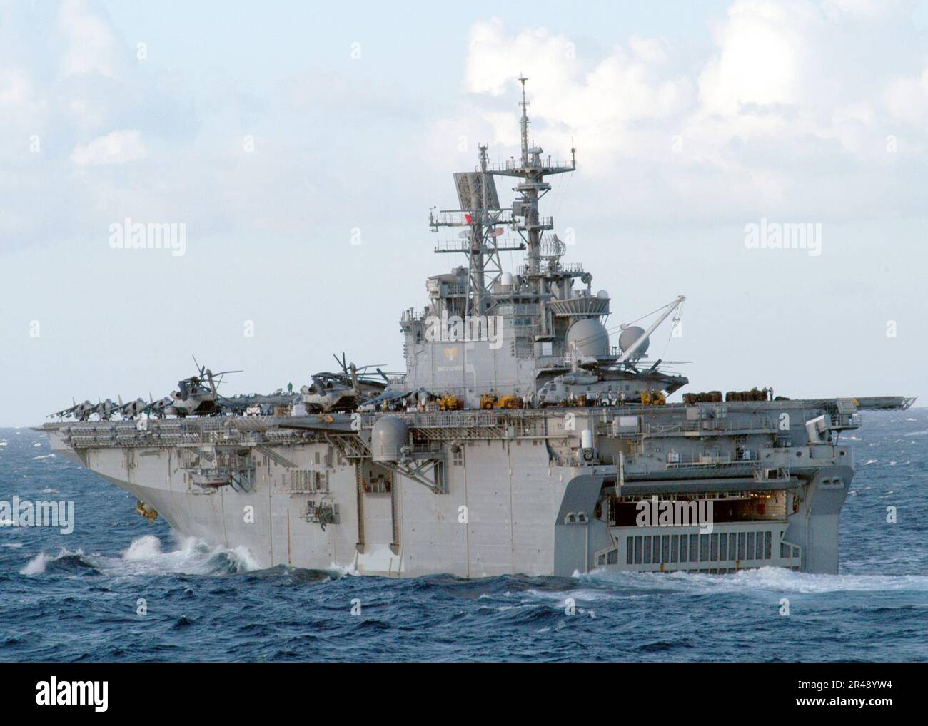 US Navy The amphibious assault ship Bataan steams through the ...