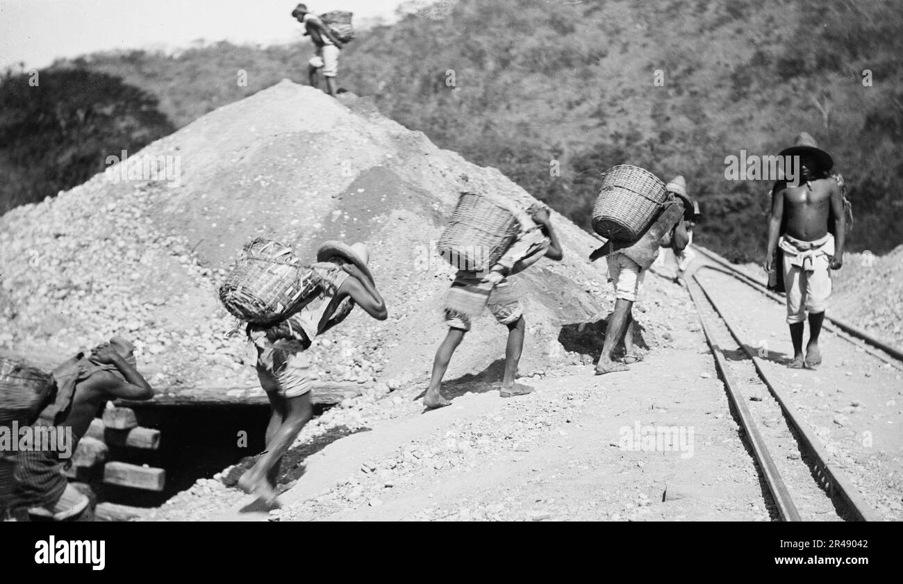 Peons at work near Rascon, between 1880 and 1897 Stock Photo - Alamy