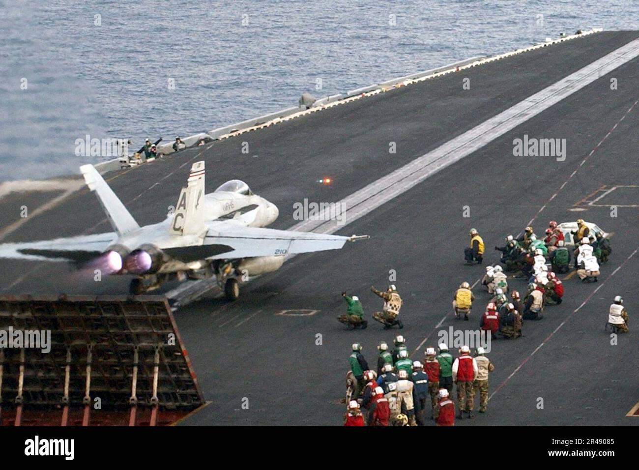 US Navy An F-A-18 ''Hornet'' assigned to ''Silver Eagles'' of Marine ...