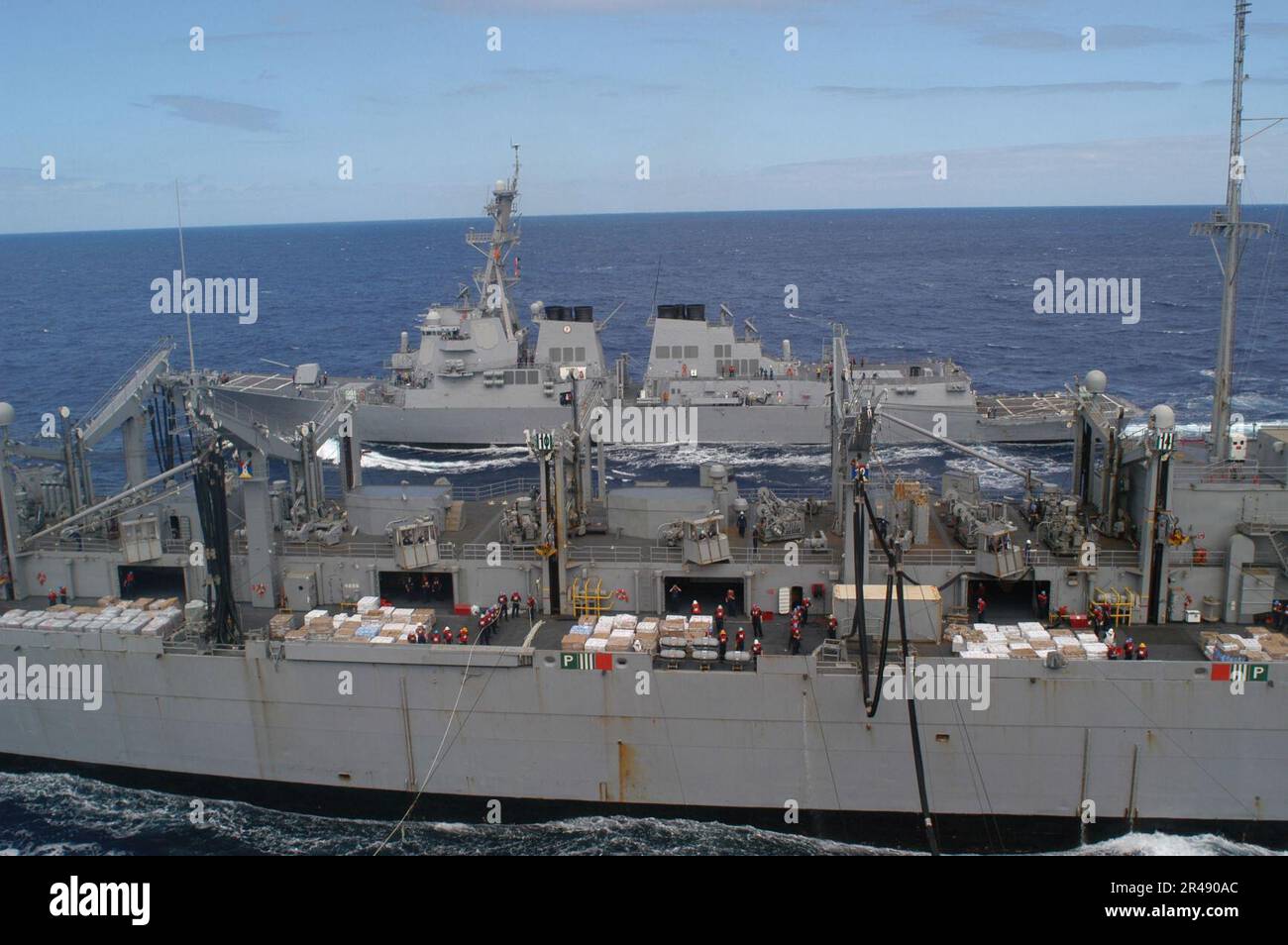 US Navy The fast combat support ship USS Sacramento (AOE 1) transfers ...