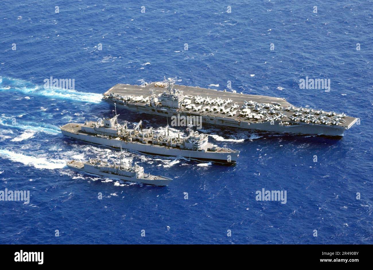 US Navy Replenishment at Sea Stock Photo - Alamy