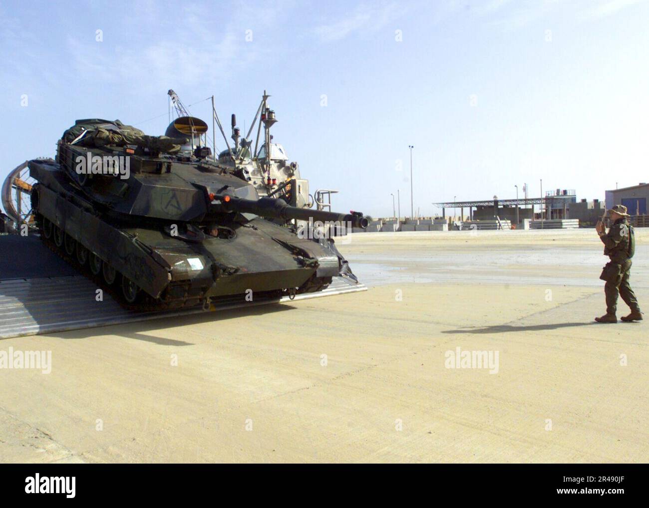 US Navy M1A1 Tank Off Load Stock Photo - Alamy