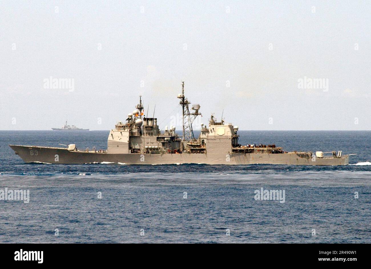 US Navy The guided missile cruiser USS Cowpens (CG 63 Stock Photo - Alamy