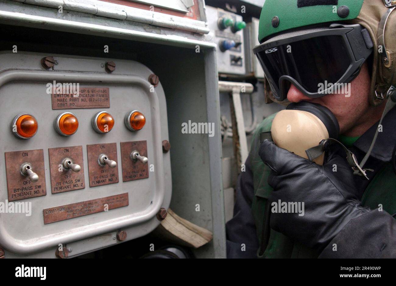 US Navy Aviation Boatswain's Mate Stock Photo - Alamy