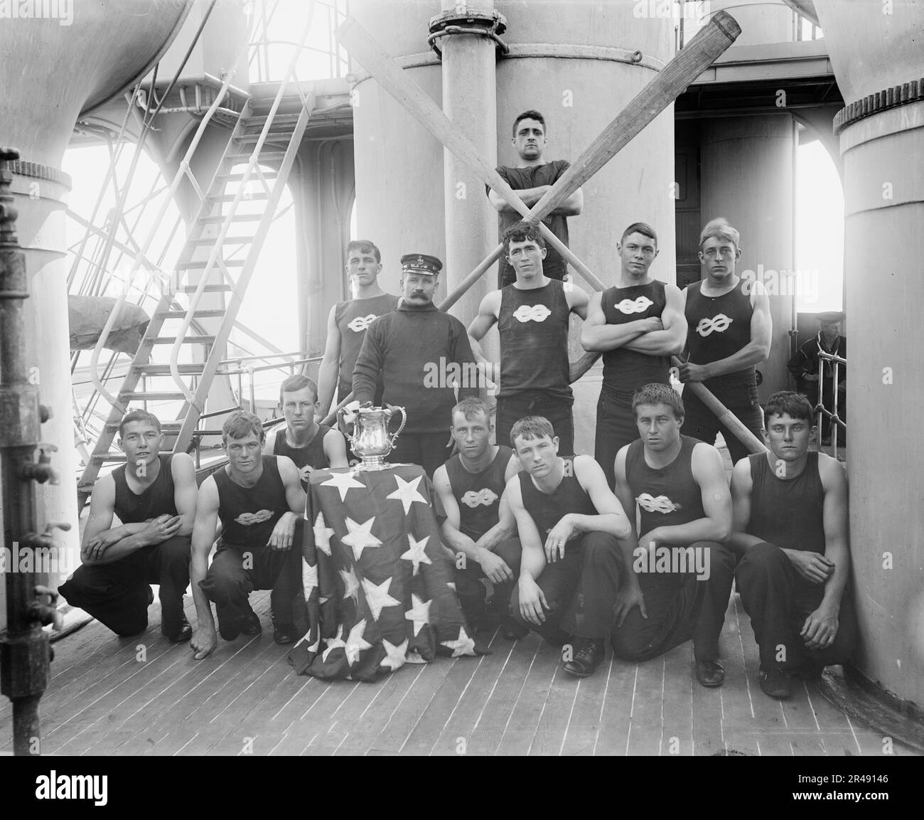 Us navy camera crew hi-res stock photography and images - Alamy