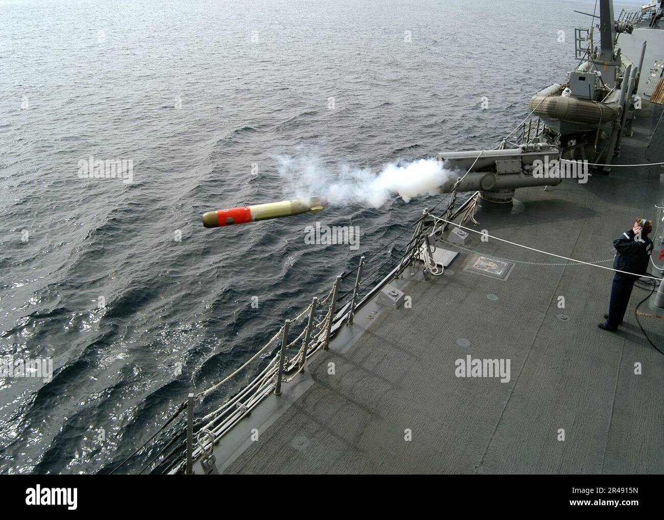 US Navy A MK-46 torpedo launch from USS Preble DDG 88 Stock Photo - Alamy