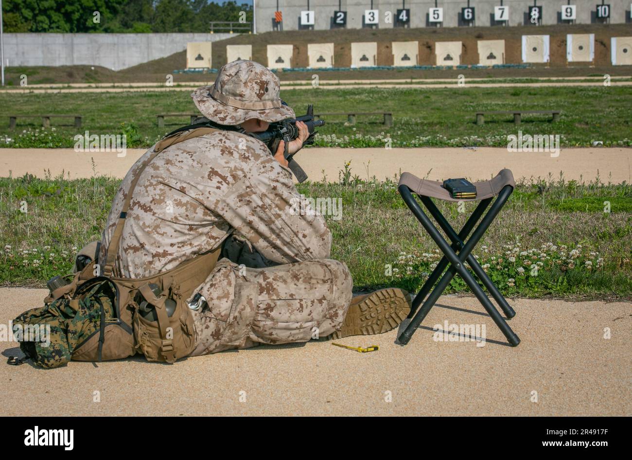 Recruits with Oscar Company, 4th Recruit Training Battalion, conduct ...